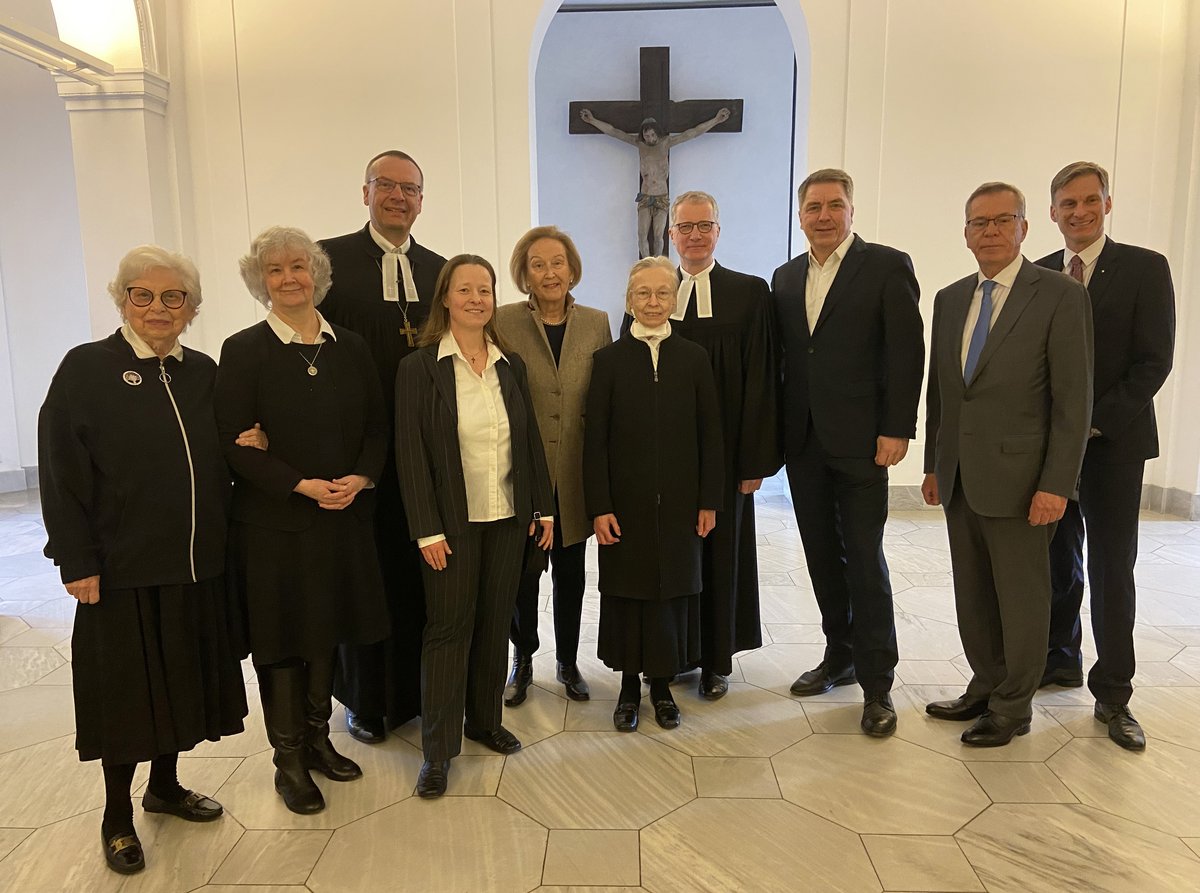 Vor 125 Jahren und 5 Monaten begann die Geschichte des Friedas-Frieden ...